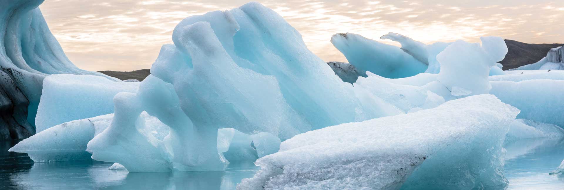 Exploring the Enchanting Natural Beauty of Iceland | Deluxe Iceland